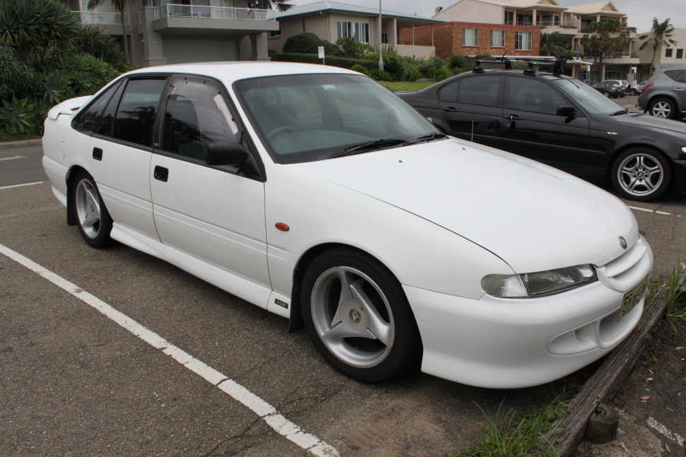 HSV Clubsport (VR, VS) 185i V8 (252 Hp) Automatic